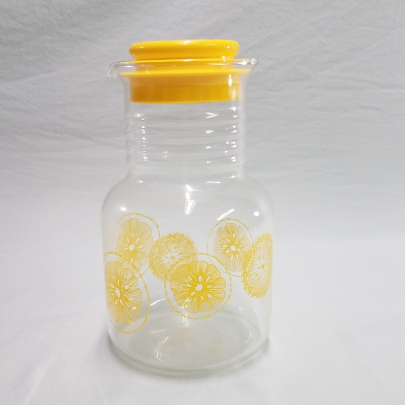 Pyrex | Kitchen | Pyrex Juice Pitcher With Yellow Lemon Wheels | Poshmark
